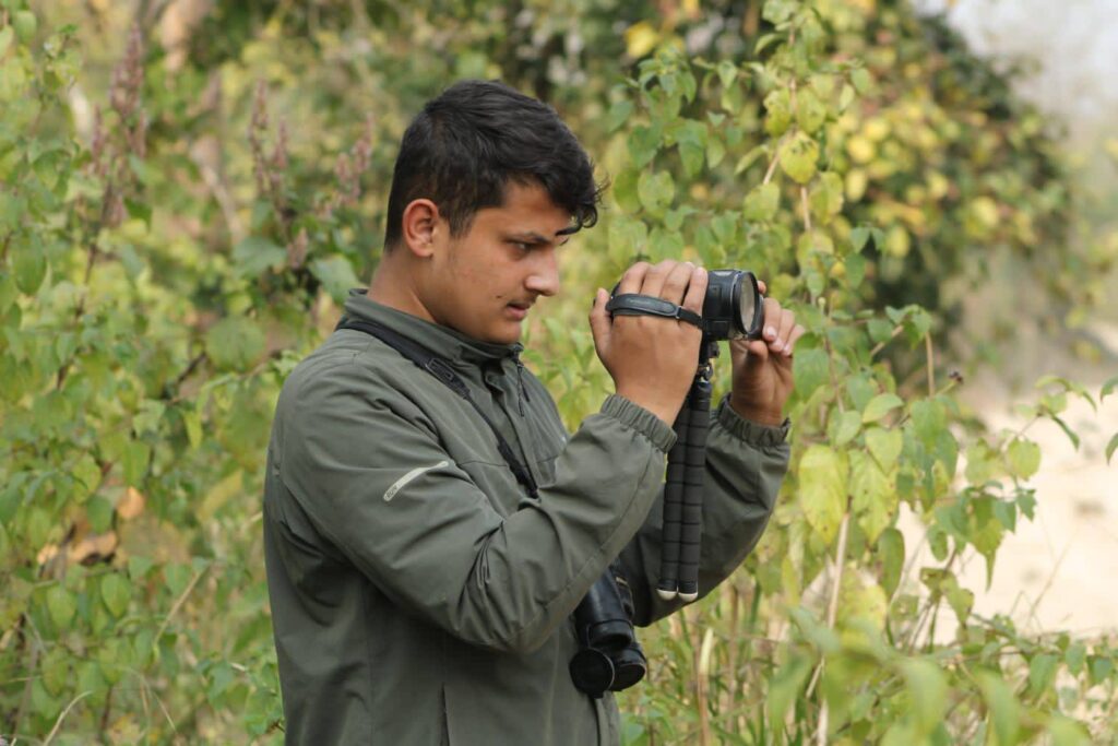 बर्दिया चिनाउन पाउँदा खुसी लाग्छ - प्रकृति पद प्रदर्शक आचार्य ...